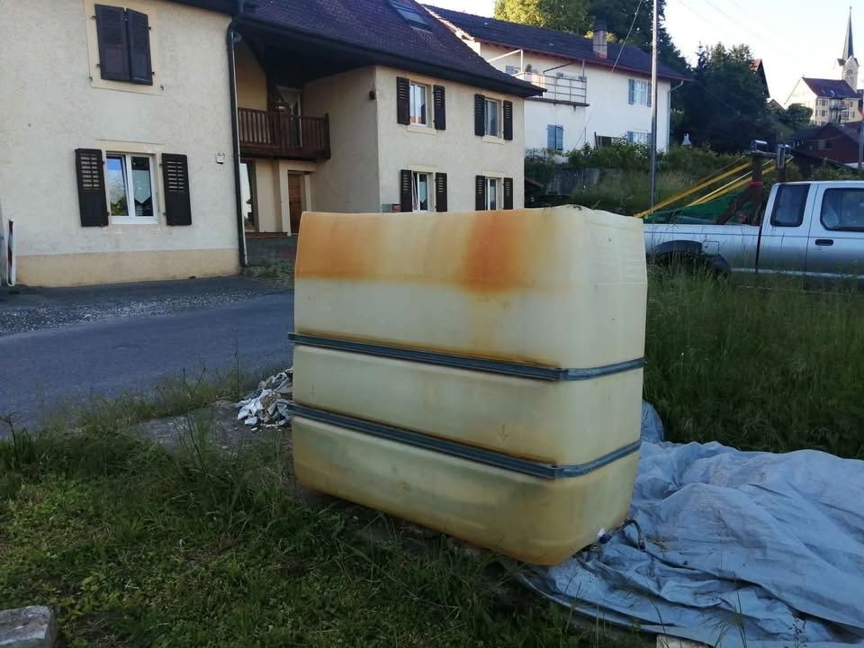 Citerne 1100 litre PVC (D'occasion) à Bienne pour CHF 18 – retrait ...