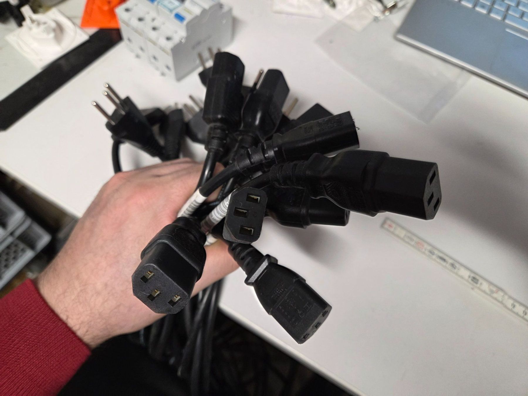 Netzkabel C13 1.8m T12 Anschlusskabel 230V Stromkabel Menge? (Gebraucht ...