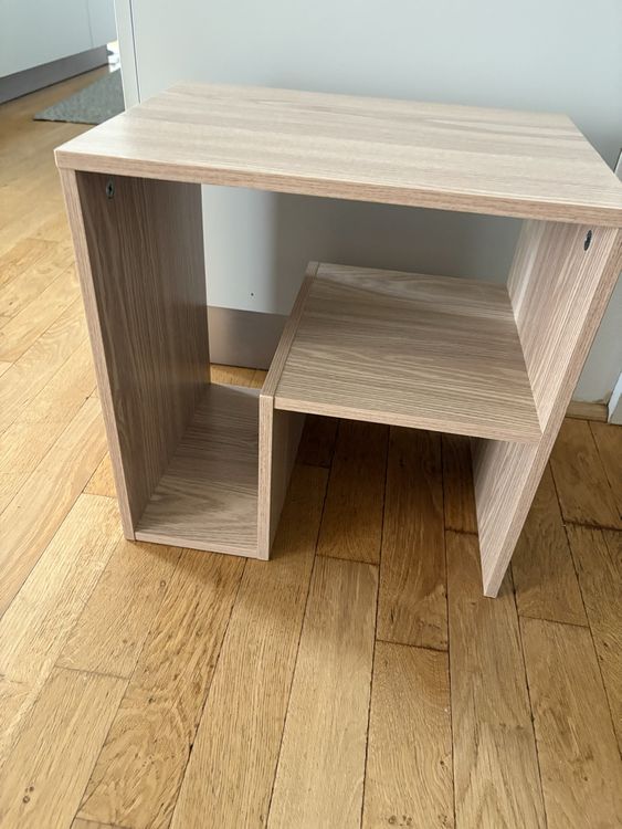 Table de chevet moderne en bois clair - Etat neuf (Neuf (Voir ...