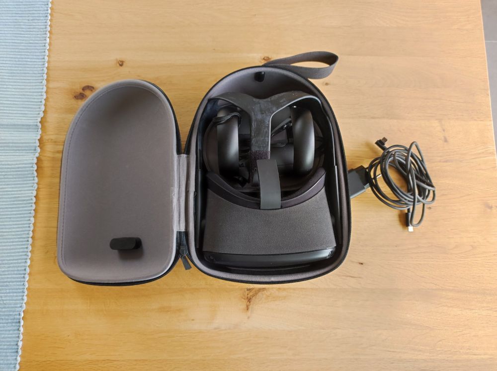Meta Quest 1 (128GB) + Travel case (Gebraucht) in Le Landeron für CHF ...