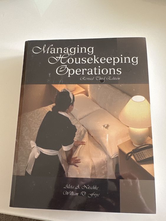 Managing housekeeping operations (Neu und originalverpackt) in La Punt Chamues-ch für CHF 25 ...