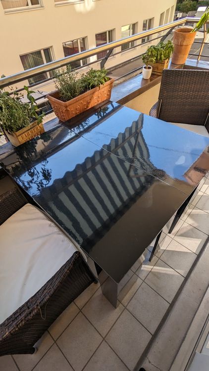 Ausziehbarer Tisch mit 2 bast Stühlen (Gebraucht) in Basel für CHF 1 ...