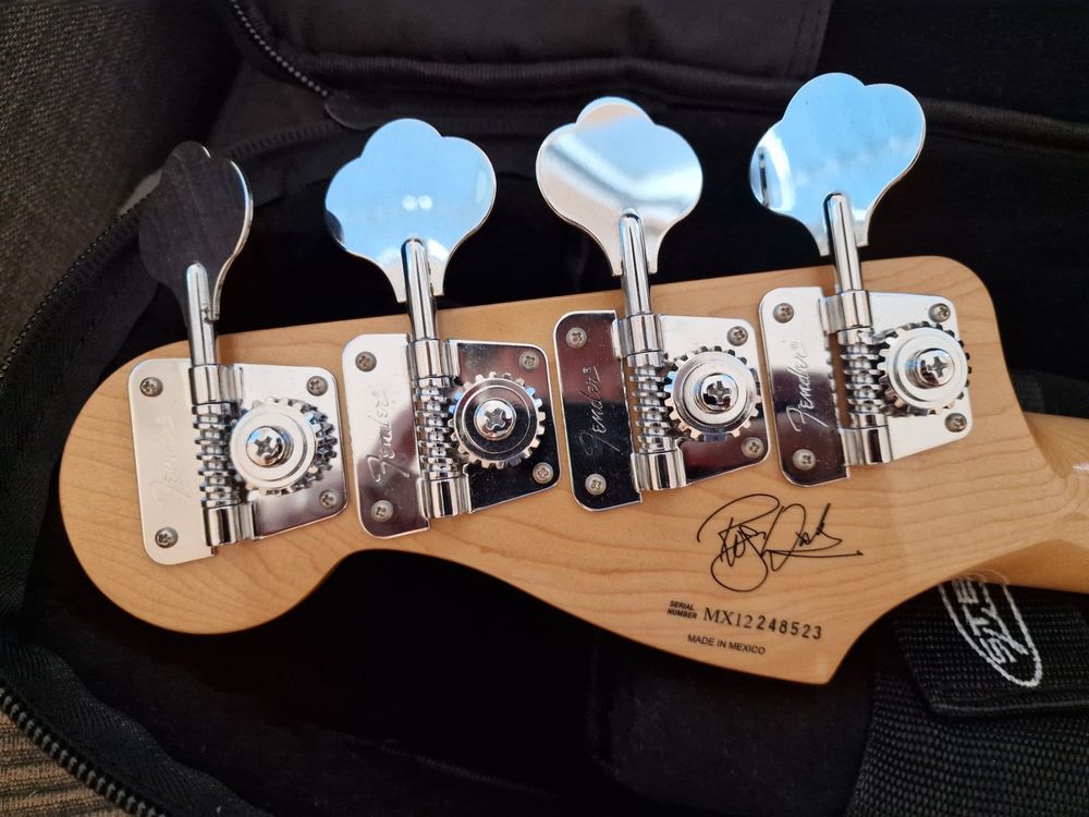 Roger Waters Fender P Bass (Gebraucht) in Dietikon für CHF 599 – nur ...