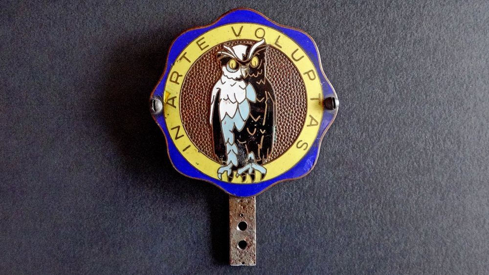 Auto Badge vintage Veteran "IN ARTE VOLUPTAS" Oldtimer UHU | Kaufen auf ...
