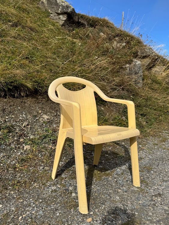 Stabiler Gartenstuhl / Balkonstuhl (Kunststoff) (Gebraucht) in Vaz/Obervaz für CHF 20 – nur ...