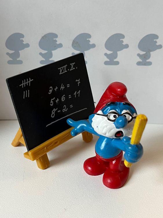 Lehrer-Schlumpf mit Schultafel (Neu (gemäss Beschreibung)) in Lyss für CHF 11 – mit Lieferung ...