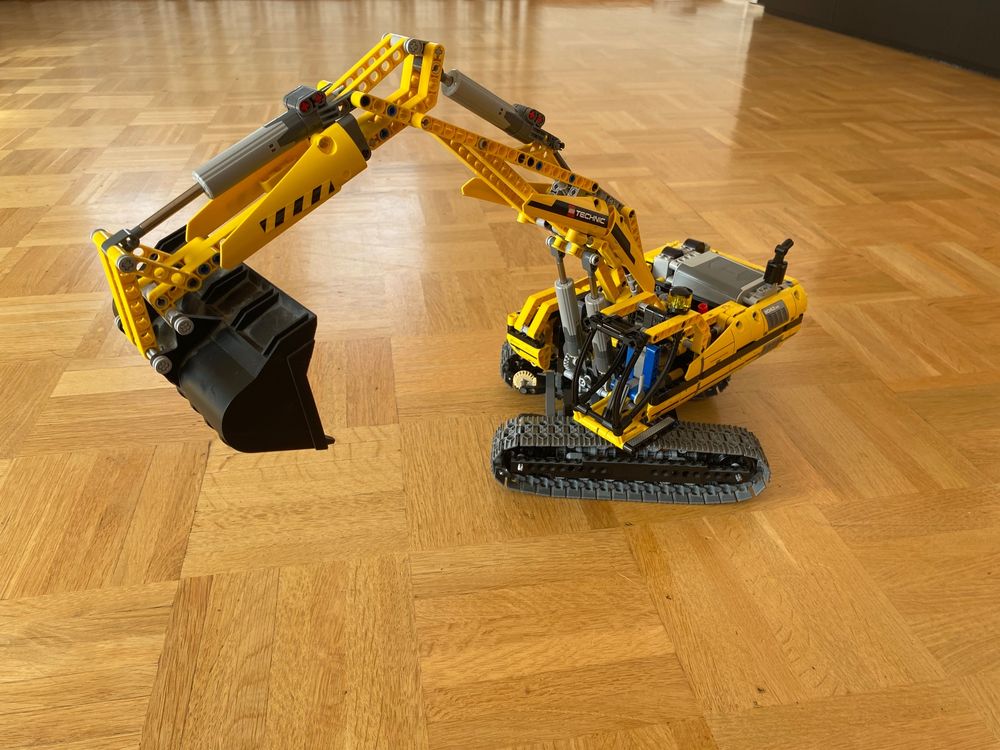 Lego Technic 8043 Raupenbagger (Gebraucht) in Ruswil für CHF 209 – nur ...