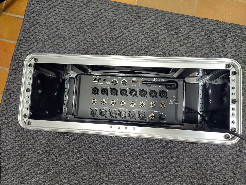 Behringer X Air XR16 Digital Mischpult im Case (Gebraucht) in Liebefeld ...
