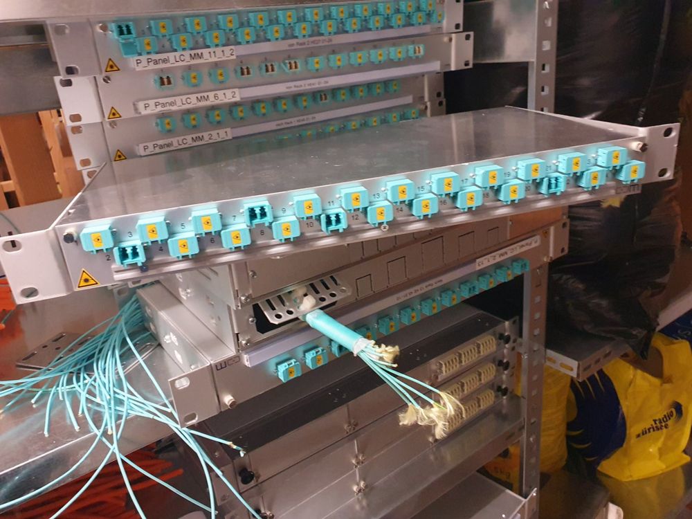 LWL Patch-Panel 19" 19Zoll 2x24 Port bestück (Gebraucht) in Zürich für ...