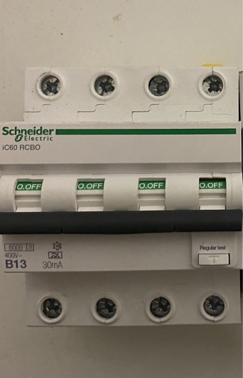 Schneider Electric IC RCBO 6kA 4P 13A B 30mA tipo B | Kaufen auf Ricardo