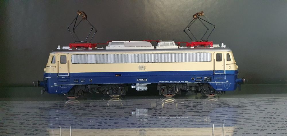 FLEISCHMANN:DC: DB E-LOK BR E10 BLAU/CRÈME (Gebraucht) in Biglen für ...