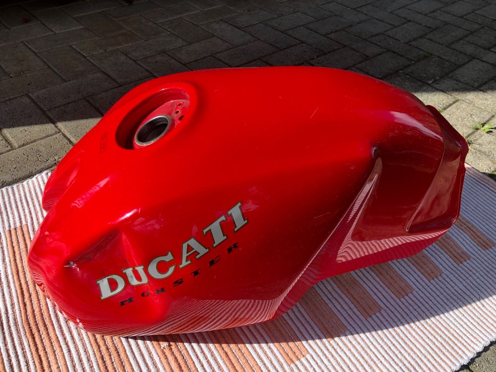 Ducati Monster 900 Tank (Gebraucht) in Hämikon für CHF 120 – nur ...