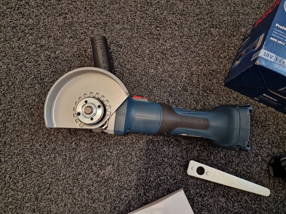Bosch Professional GWS 18V-7 Akku-Winkelschleifer (Neu und ...