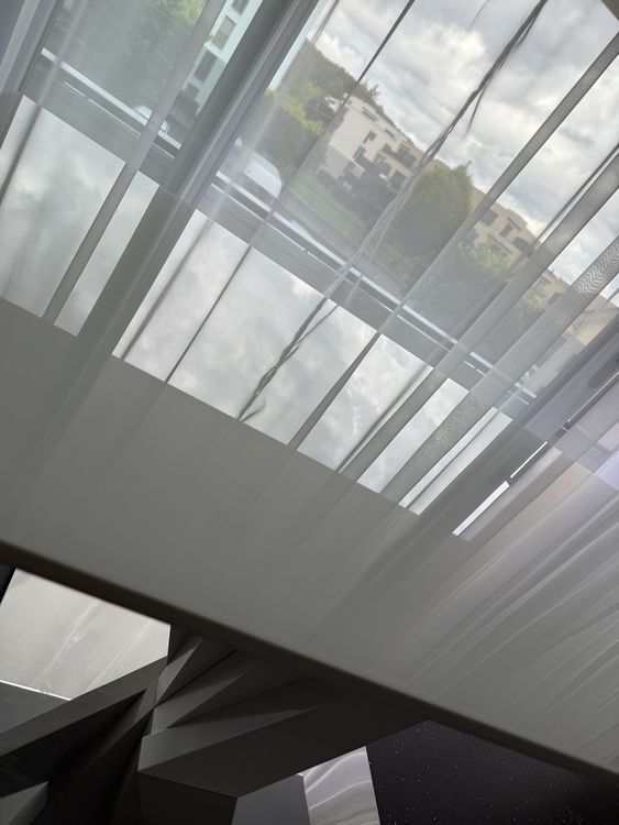Modern White Extendable Dining Table - Perfect for Spring (Gebraucht ...