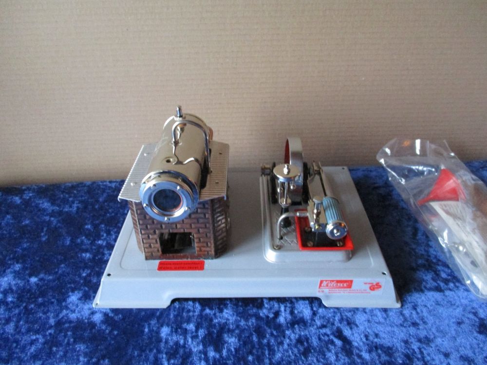 WILESCO Dampfmaschine D10 – 100 Jahre Dampfmaschine (Neu und originalverpackt) in Ottikon Gossau ...