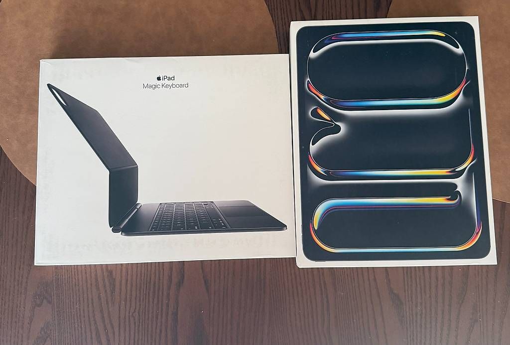 Apple iPad Pro 13 (2025) 256GB 5G + Magic Keyboard Neu (Neu und ...