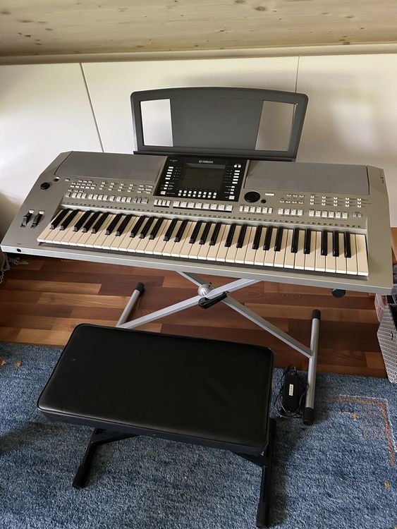 Keyboard Yamaha PSR S710 inkl. Ständer und Hocker (Gebraucht) in ...