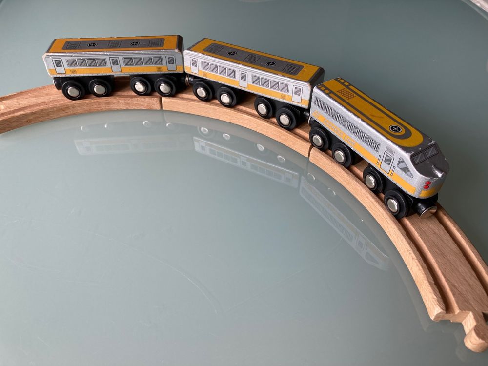 Express Line Zug für Spielzeugeisenbahn wie Brio, Ikea etc. (Gebraucht ...