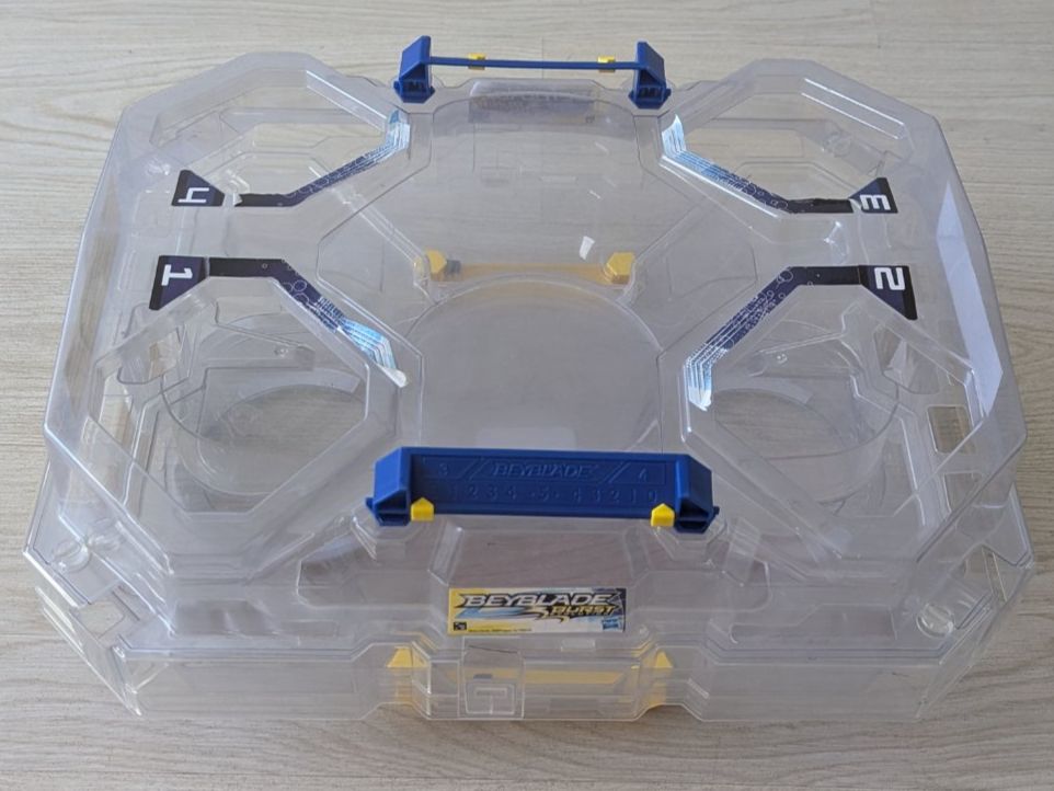 Beyblade Burst Evolution Battle Stadium Arena 4 Spieler (Gebraucht) in ...