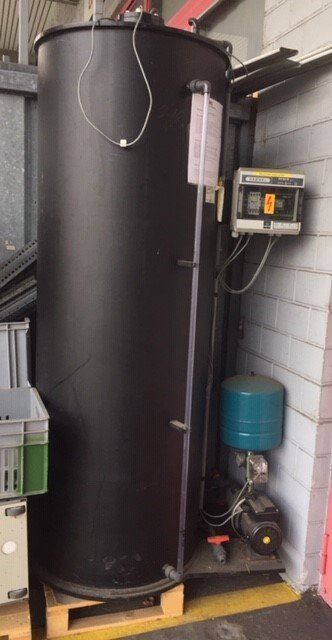 Wassertank mit elektr. Pumpe | Kaufen auf Ricardo