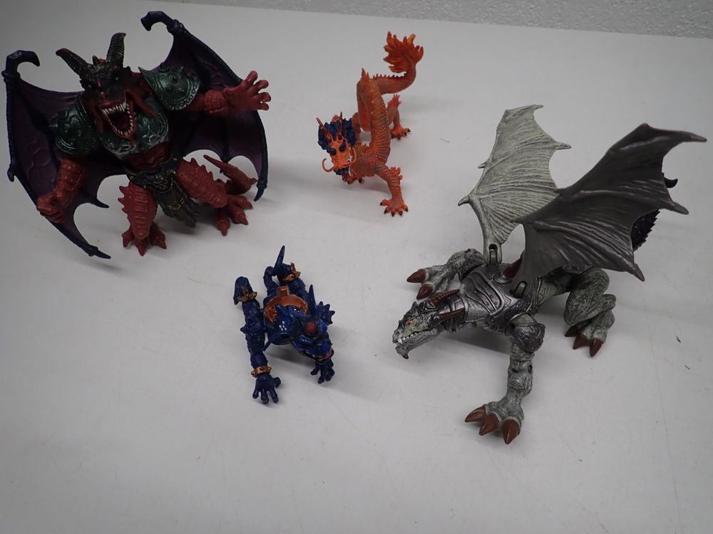 Dragons plus ou moins articulés | Kaufen auf Ricardo