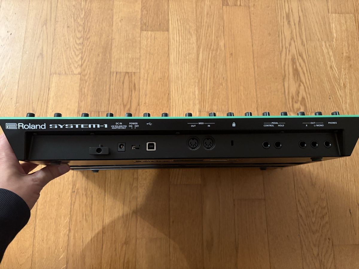 Roland SYSTEM-1 Synthesizer (Gebraucht) in Luzern für CHF 250 – mit ...