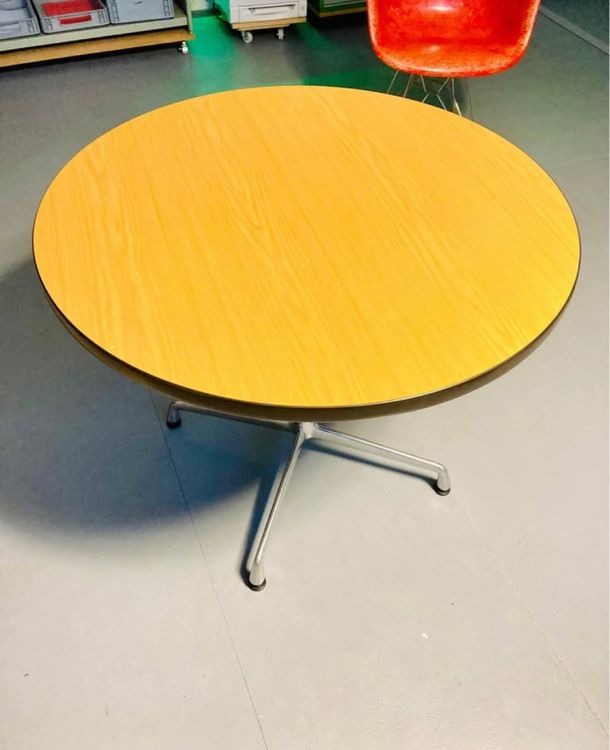 Tables ronde Eames (D'occasion) à Choulex pour CHF 255 – retrait ...