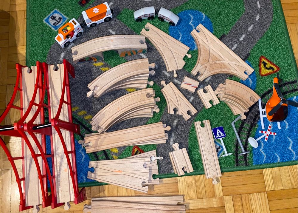 Brio Holz Spielzeugset inkl San Francisco Bridge Paket 2 v 3 (Gebraucht) in Speicher für CHF 52 ...