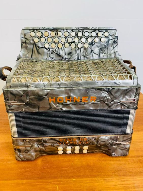 Hohner Club II B Victoria (Gebraucht) in Zürich für CHF 75 – mit ...