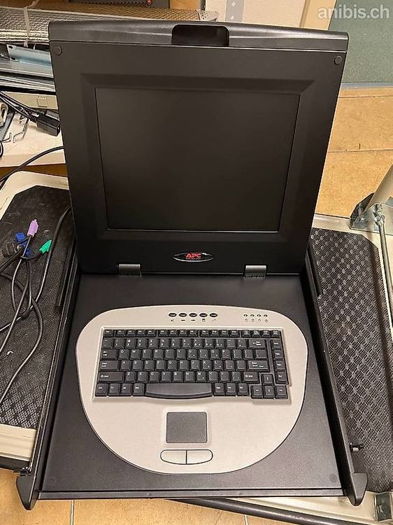 Console APC + Switch KVM | Kaufen auf Ricardo