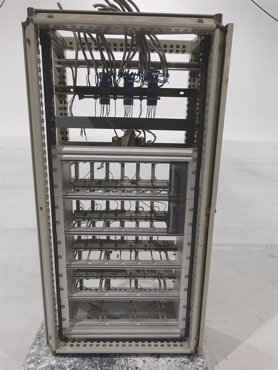 Server-Rack / Elektro-Verteiler: 3 von 3 (Gebraucht) in Gutenswil für ...