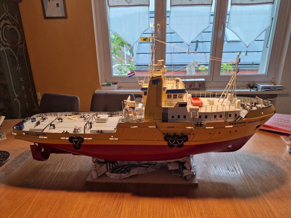 Rc Modellschiff Happy Hunter (D'occasion) à pour CHF 1350 – retrait uniquement | Acheter sur Ricardo