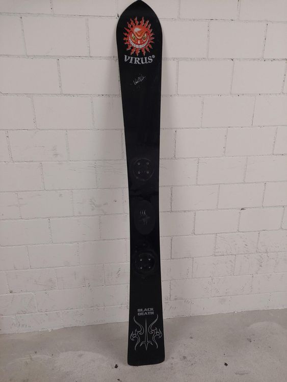 Virus Black Death Snowboard (Defekt) in Kloten für CHF 25 – nur ...