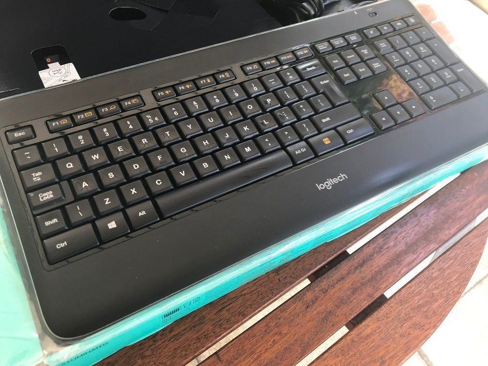 Logitech K800 Wireless Keyboard (Gebraucht) in Ennetbaden für CHF 22 ...