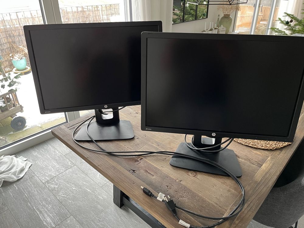 2x HP Monitor Z24i (Gebraucht) in Hedingen für CHF 70 – nur Abholung ...