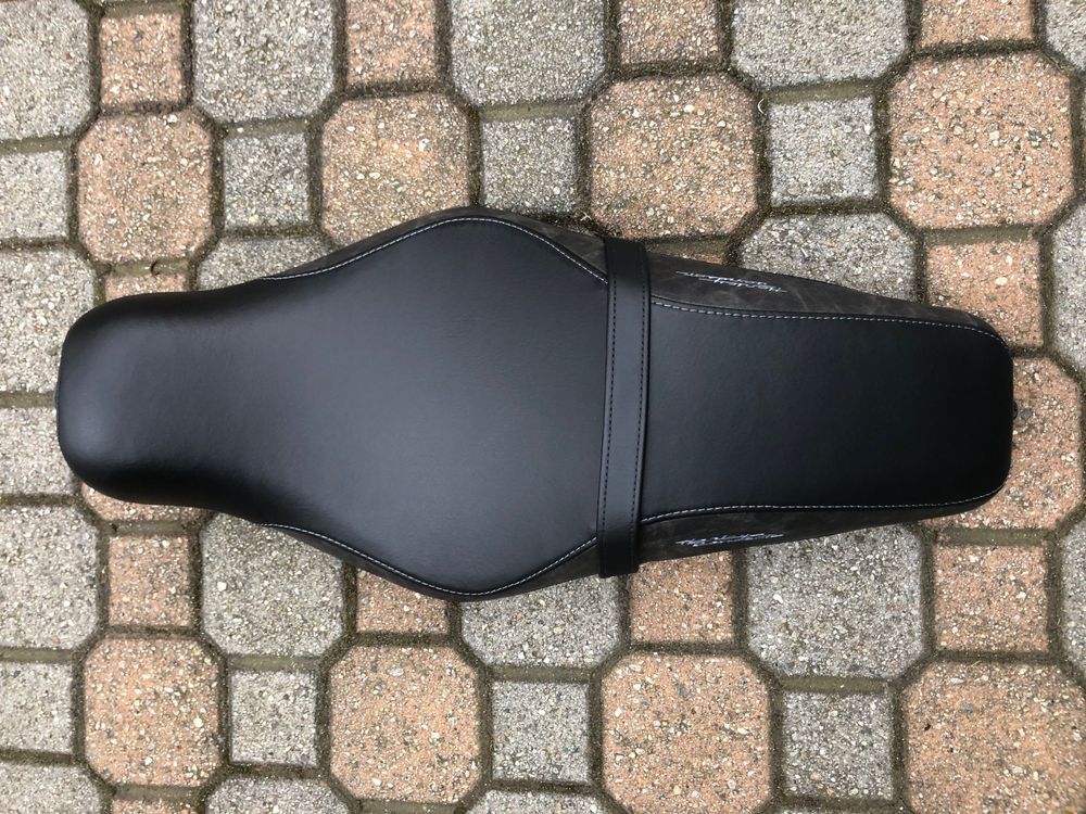 Harley Davidson HD Badlander seat (Neu und originalverpackt) in Origlio ...