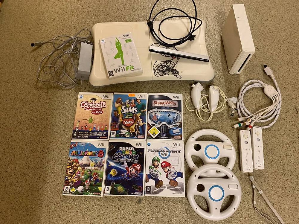 Nintendo Wii Bundle with Console, Accessories & 7 Games (Gebraucht) in ...