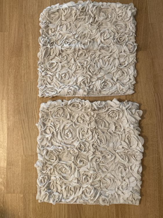 2 Kissenbezüge Weiss/Beige mit Rüschen/Rosen Sommer (Gebraucht) in ...