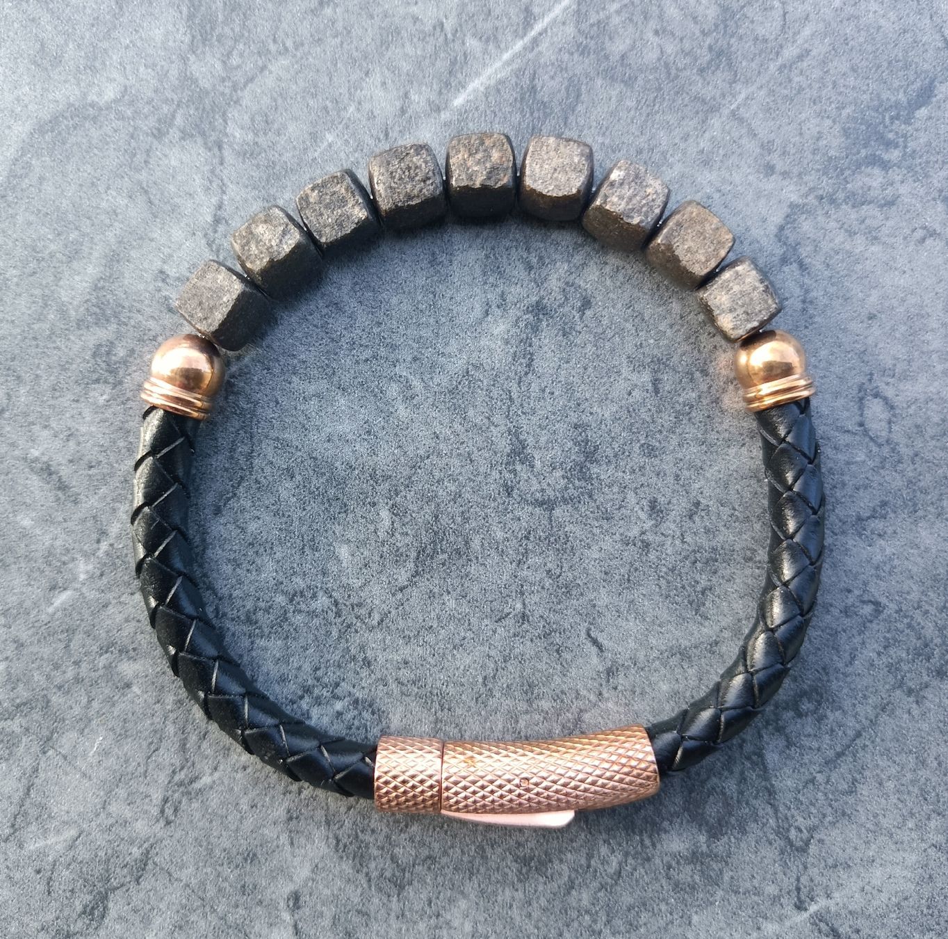 Armband aus Pflastersteinen von vor Einstein's Haus in Bern (Neu und ...