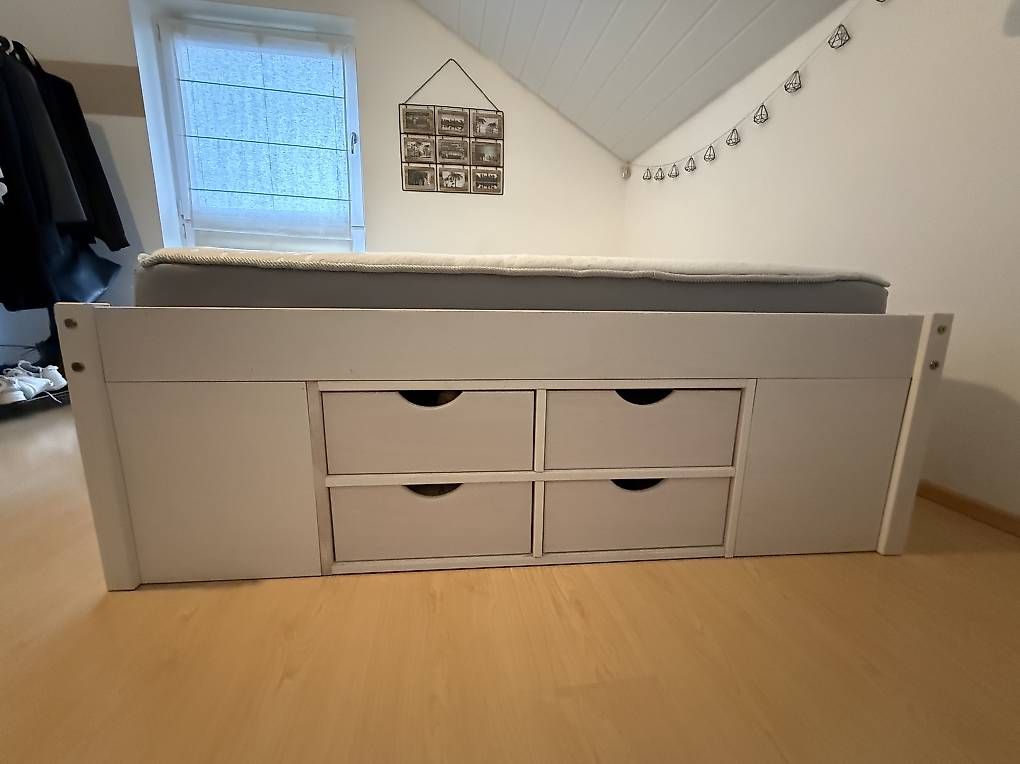 Lit en bois avec rangements + sommier + matelas 140x200 (D'occasion) à ...