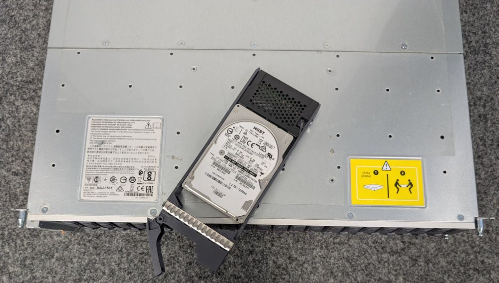 NetApp Storage E-Serie 2806 - inkl. 24x 1.2TB SAS Disks (Gebraucht) in ...