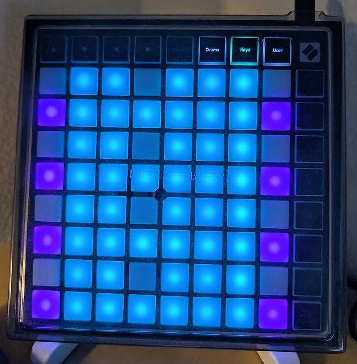 Novation Launchpad Mini MKIII mit Decksaver (Gebraucht) in Rotkreuz für ...
