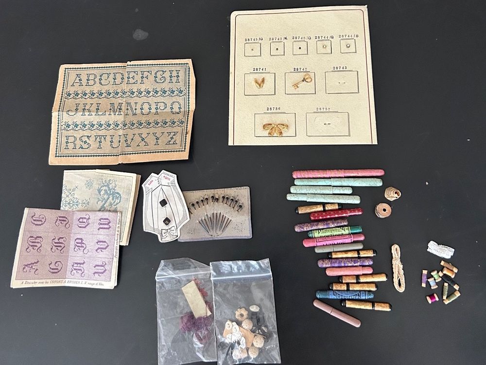 Lot von sehr alten Hülsen für Nähnadeln, Fadenspulen etc (Gebraucht) in ...