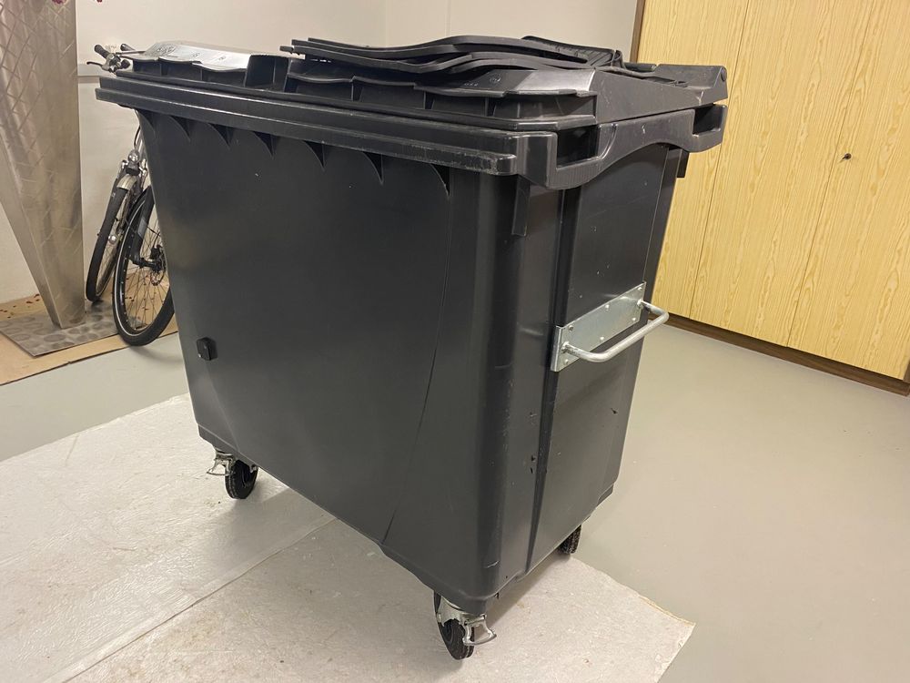 Abfallcontainer (Gebraucht) in Huttwil für CHF 150 – nur Abholung auf ...