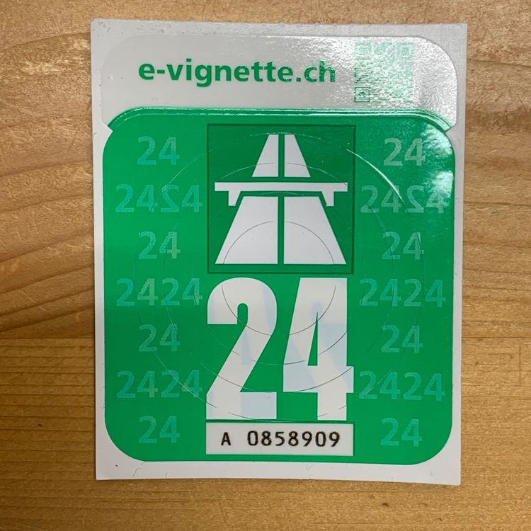 Autobahnvignette 2024 (Neu und originalverpackt) in Lotzwil für CHF 37 – mit Lieferung auf ...