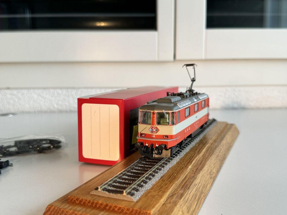 Roco 62690 Re 4/4 II 11109 Swiss Express | Kaufen auf Ricardo