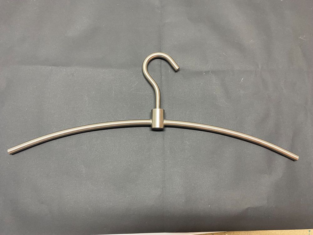 Designer Kleiderbügel massiv Edelstahl von ZACK (Gebraucht) in ...