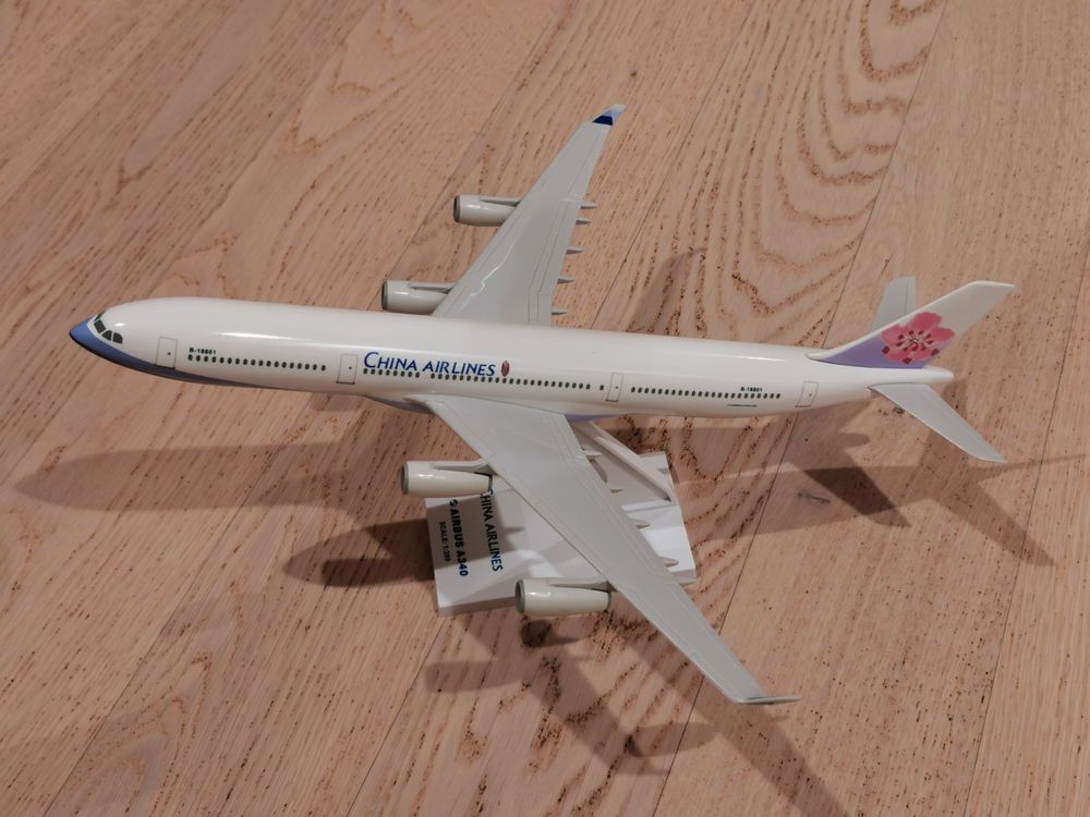 China Airlines A340-300, Standmodell 1:200 (Gebraucht) in Aeschlen ob Gunten für CHF 28 – mit ...