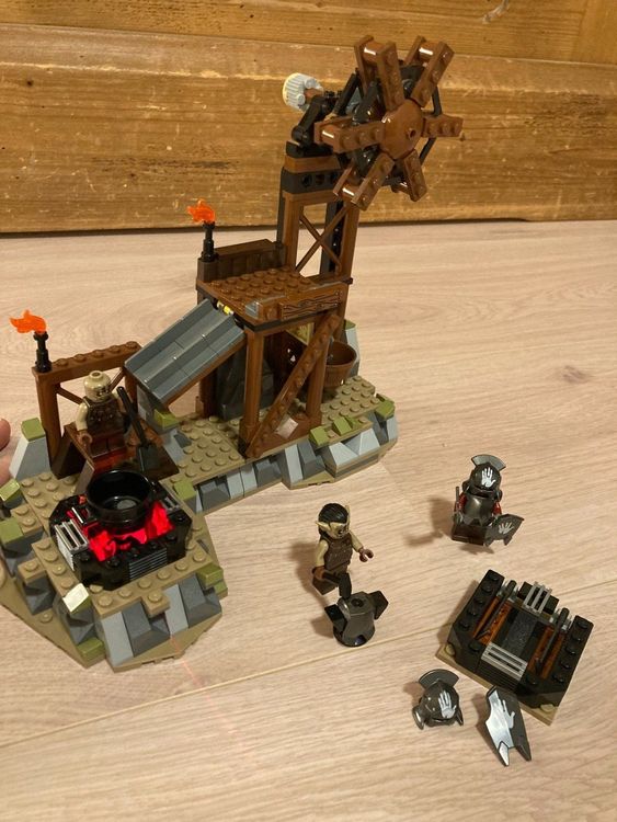 LEGO Herr der Ringe 9476 Die Ork-Schmiede (The Orc Forge) (Gebraucht ...