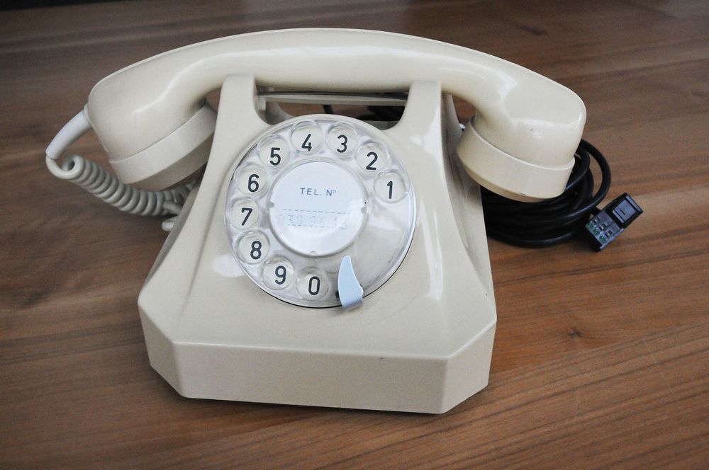 Telefon mit Drehscheibe (Gebraucht) in Worb für CHF 45 – mit Lieferung ...
